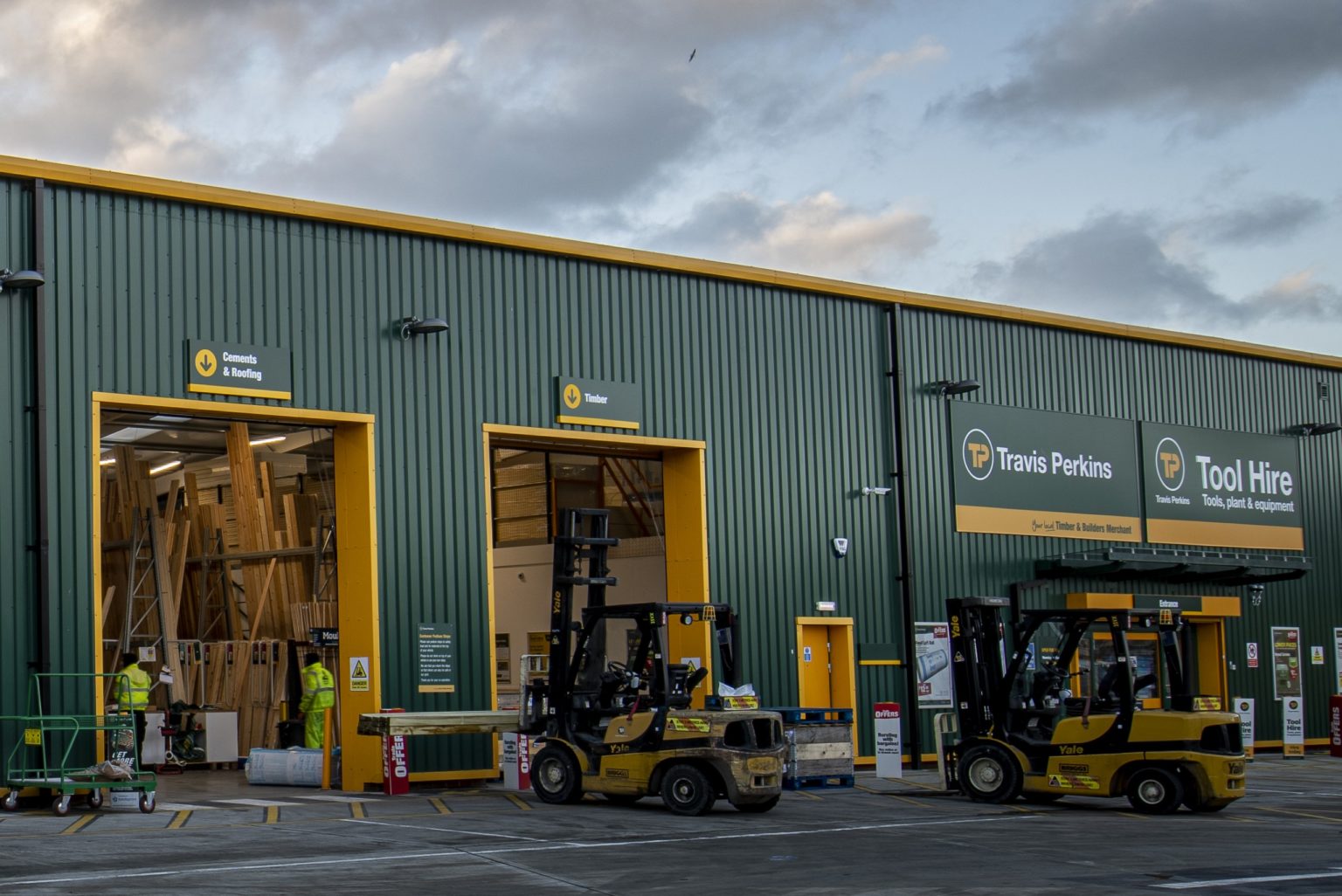 TRAVIS PERKINS TRADE PARK - WORTHING - HSSP Architects